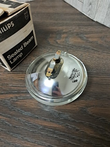 PHILIPS 4546 SEALED BEAM LAMP HAND LANTERN 4.7V | eBay