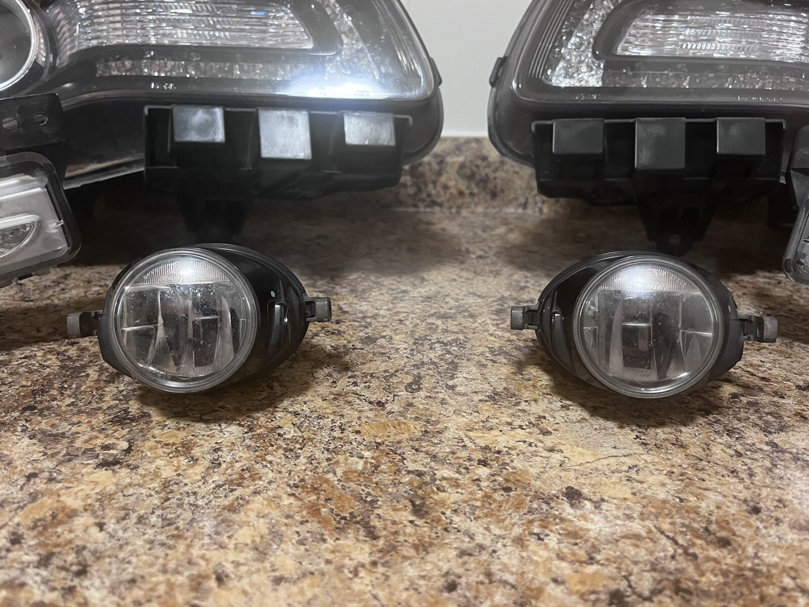 (USED) PAIR OF BRIGHT LED FOG LIGHT LAMPS FOR JEEP CHRYSLER DODGE RAM ...