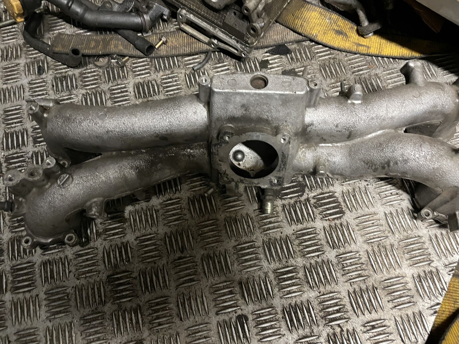 Subaru Impreza newage EJ205 WRX 2001-2005 inlet intake manifold upper ...