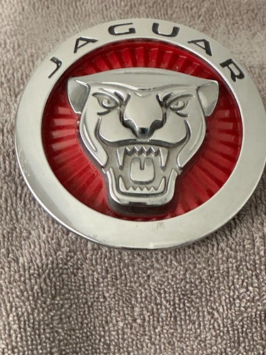 JAGUAR XF,XE,F TYPE,F PACE, XJ JAGUAR RED/SILVER GROWLER BADGE C2D45429 ...