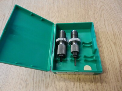 RCBS FL Die Set 22-250 Part Number 10601 W/ Green Hard Plastic Case ...