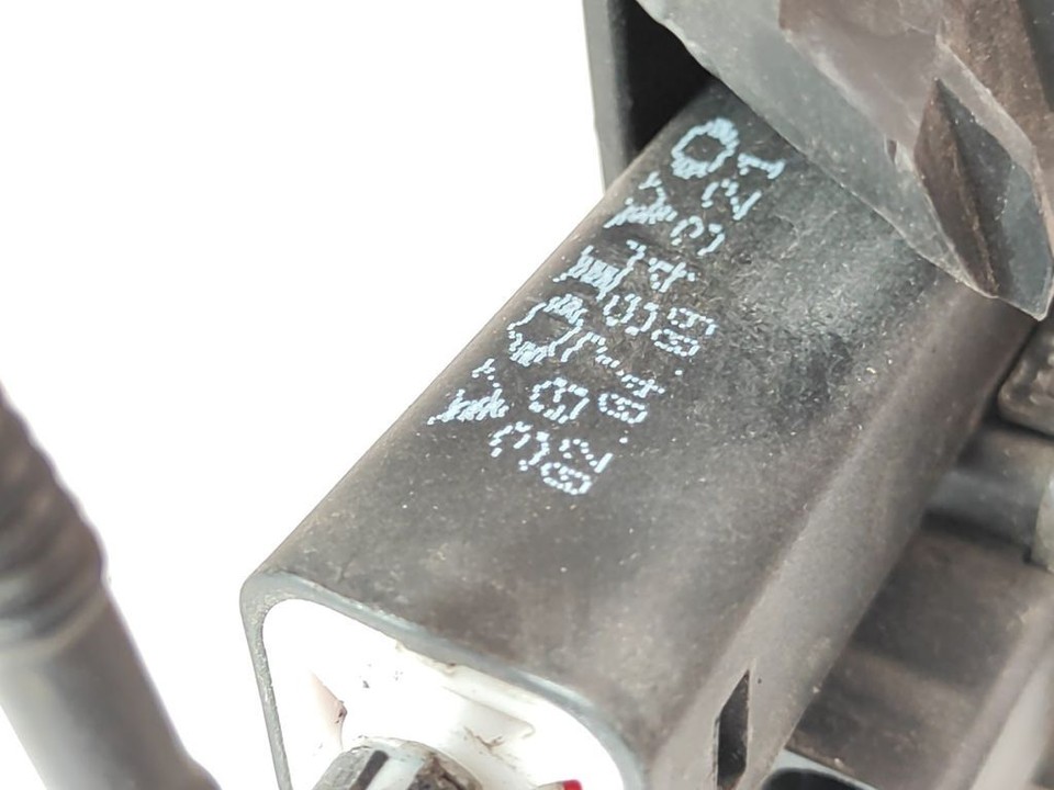 Volvo XC60 2010 3.0T Left Headlight washer spray nozzle holder 30763419 ...