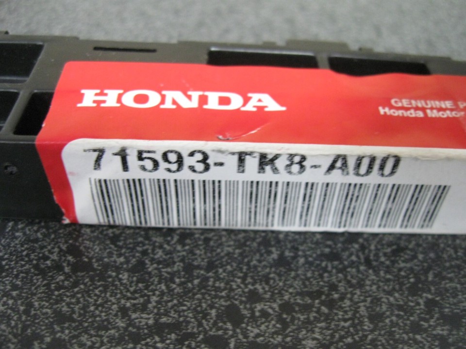 Honda 71593-TK8-A00 Right Rear Bumper Side Spacer for 2011-2017 Odyssey ...