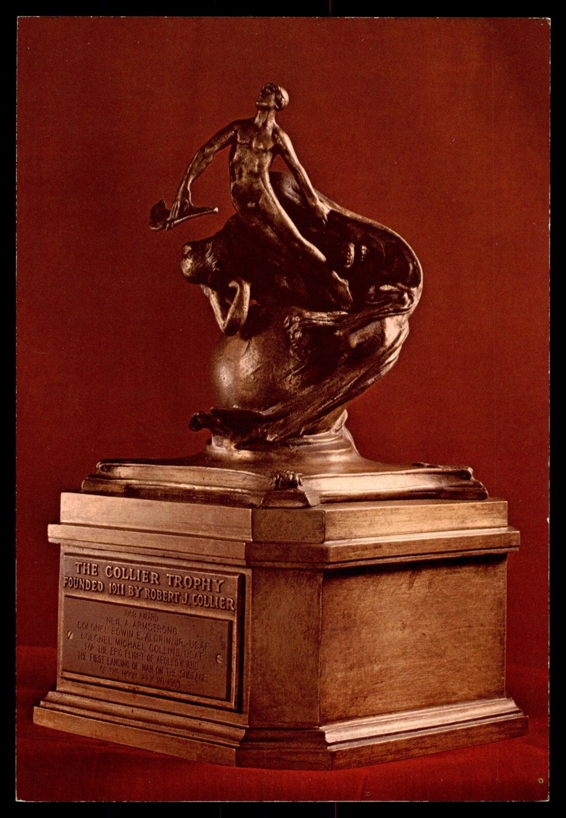 Collier Neil Armstrong Trophy