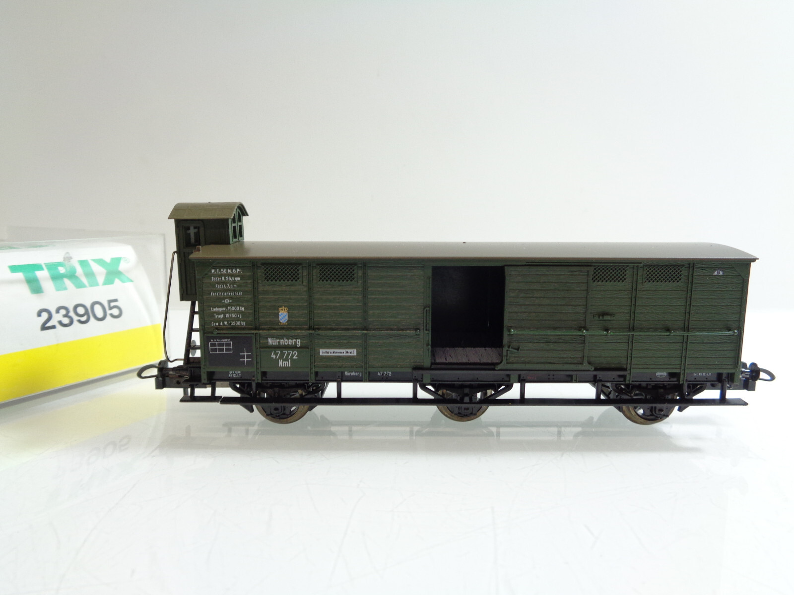 Trix 23905 Dreiachsiger gedeckter Güterwagen mit Bremserhaus K.bay.sts ...