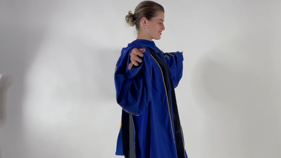 Red Doctoral Gown w/Gold Piping & Tam for University Professors and ...