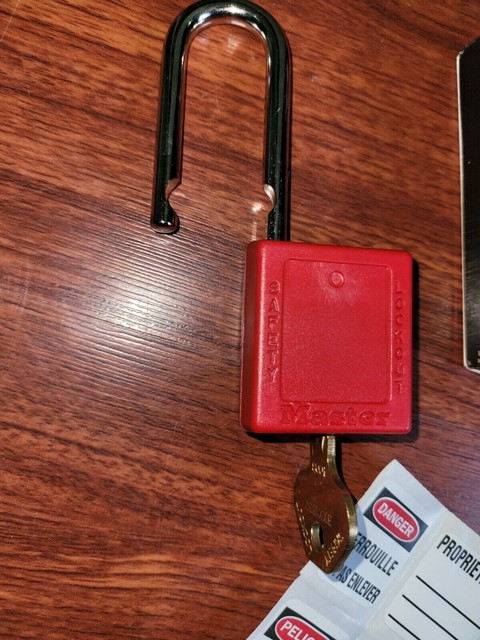 Master Lock 410KARED Safety Lockout Keyed Alike Padlock Red M175 for ...