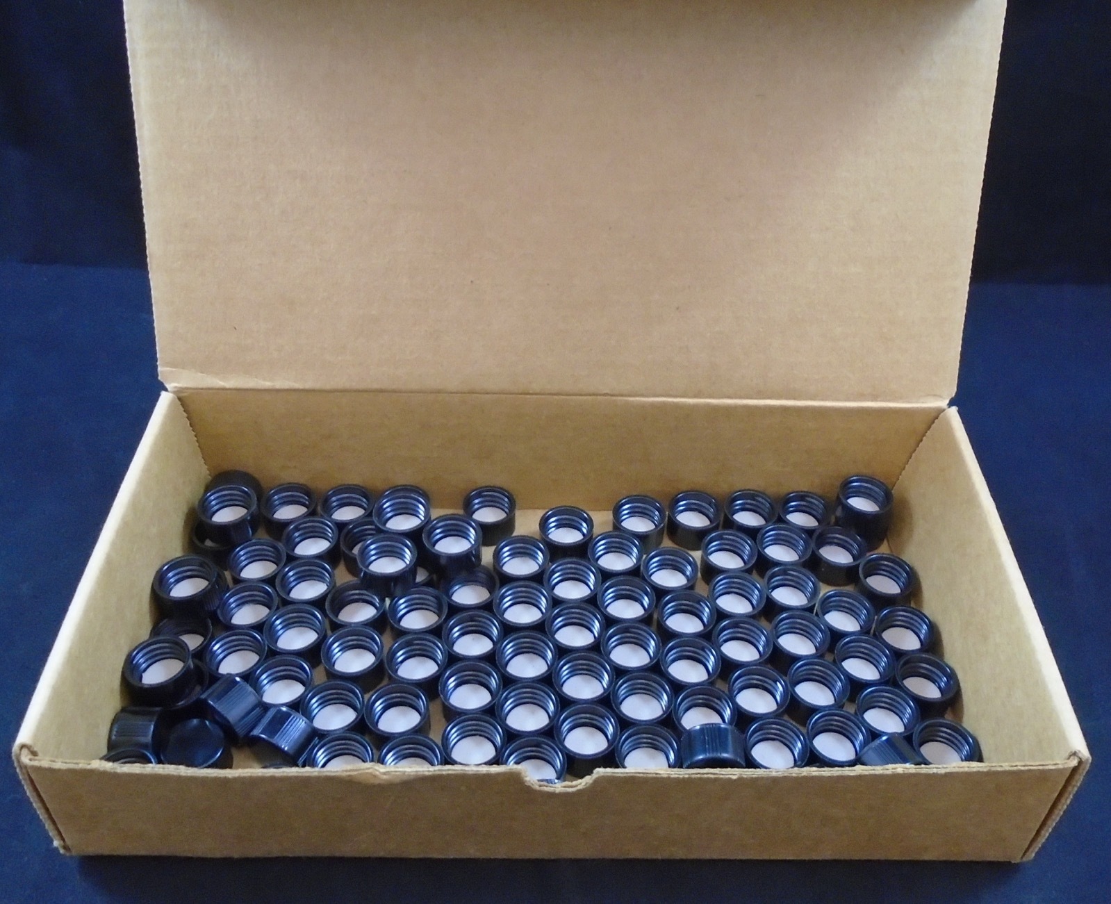 WHEATON Plastic 13-425 GPI Black Teflon TEF Lined Screw Cap 240408 ...