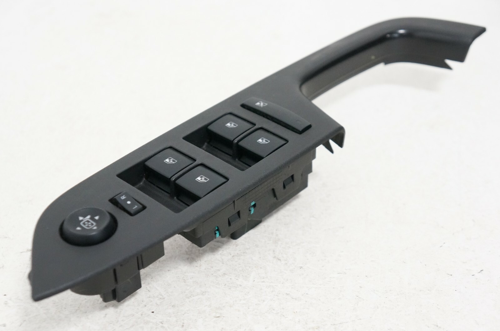 2010-2017 Chevrolet Equinox LH Driver Master Power Switch Bezel OEM ...