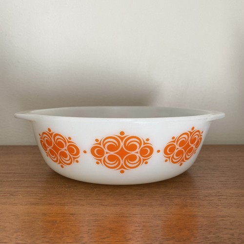 Vintage 70s PYREX Orange GEOMETRIC Swirl PATTERN White ROUND Casserole ...