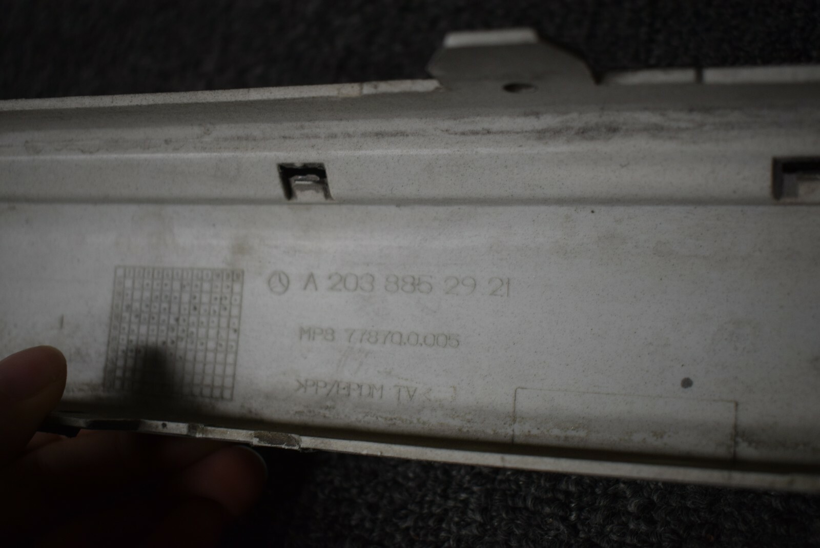 2001-2007 MERCEDES W203 C-CLASS REAR BUMPER COVER CENTER MOLDING ...