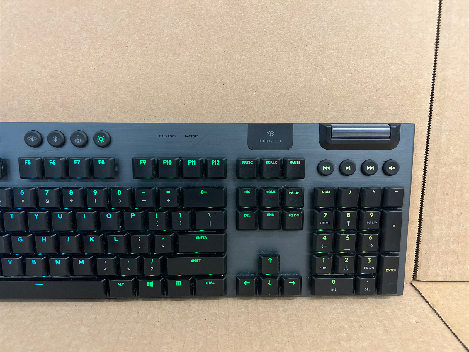 Logitech G915 Y-R0069 Black Wireless Clicky RGB Mechanical Gaming ...