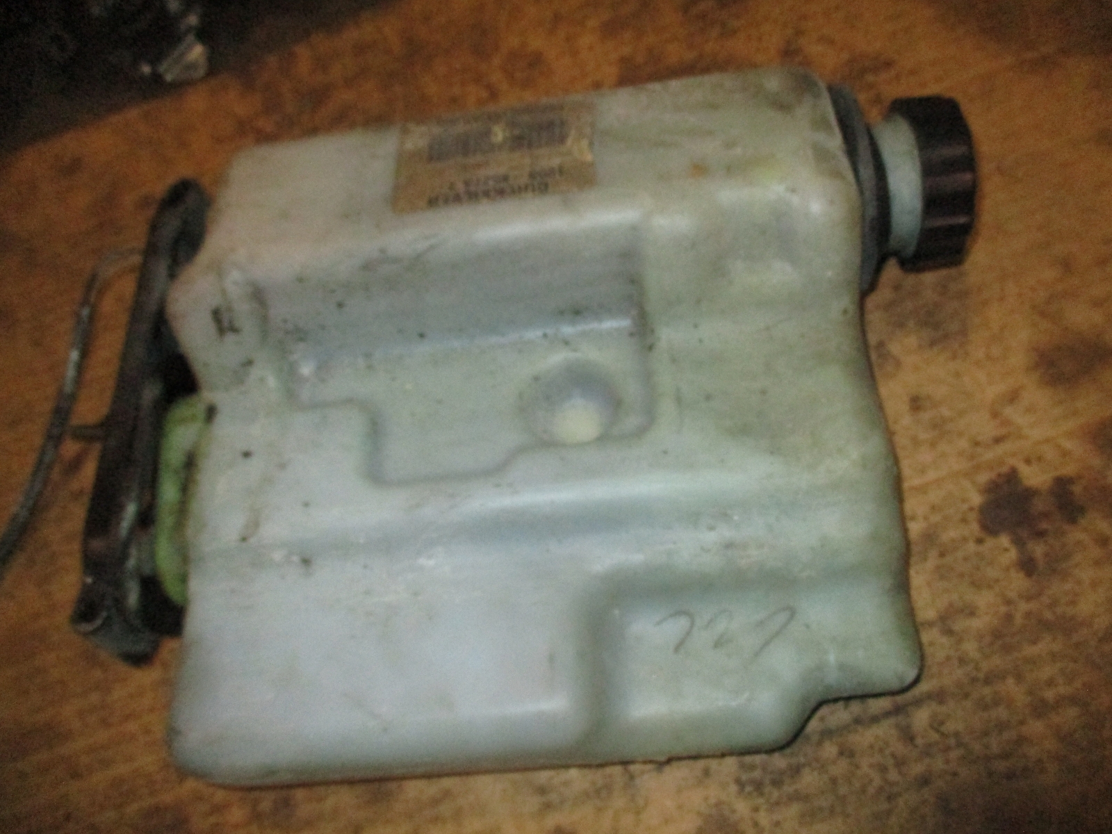 Mercury 70hp 2 stroke outboard Oil Tank 1255-8627A7 | eBay