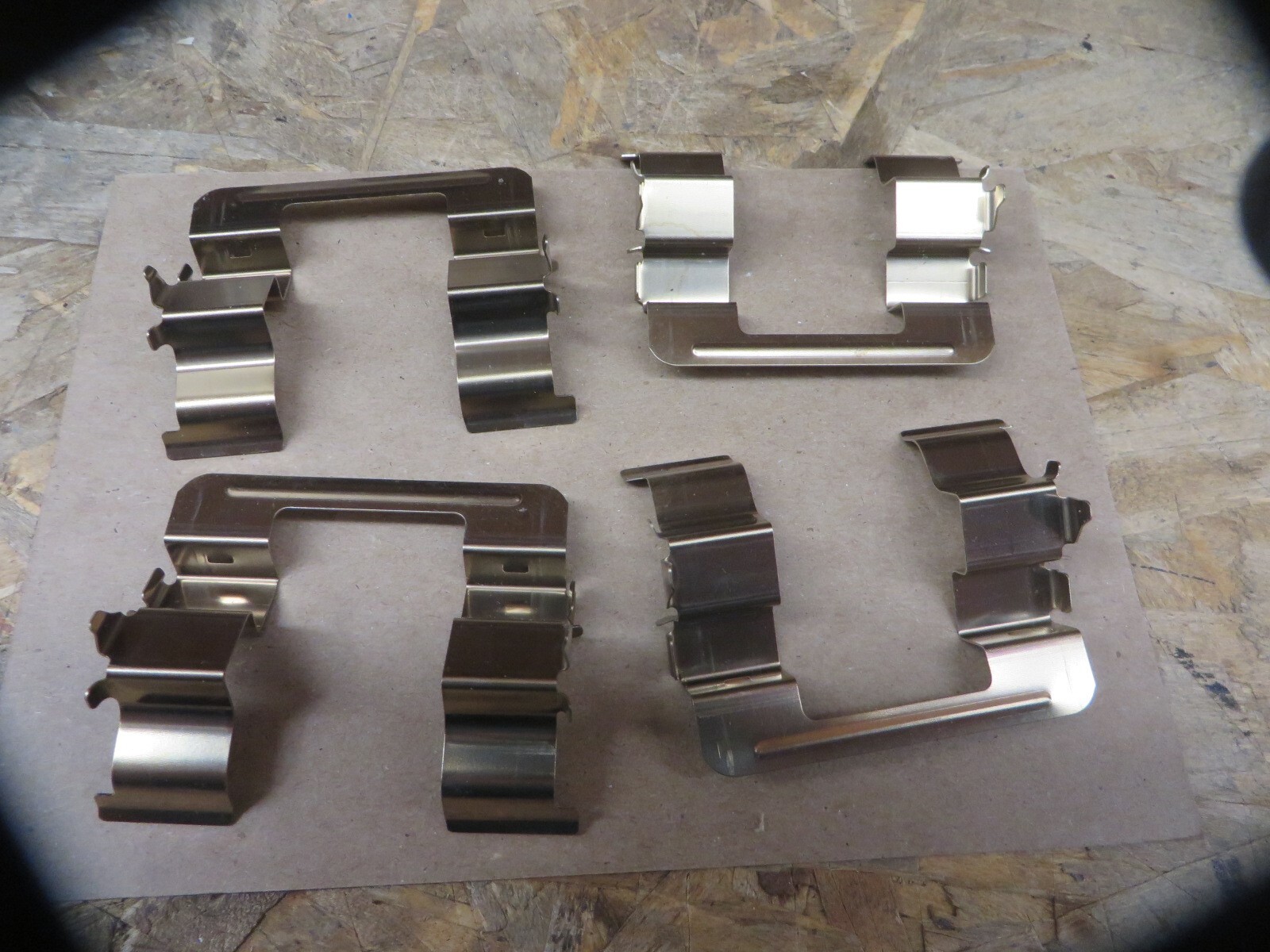 MAZDA OEM # GJYE-33-29ZD OEM new FRONT DISC BRAKE PAD ANTI RATTLE CLIP ...