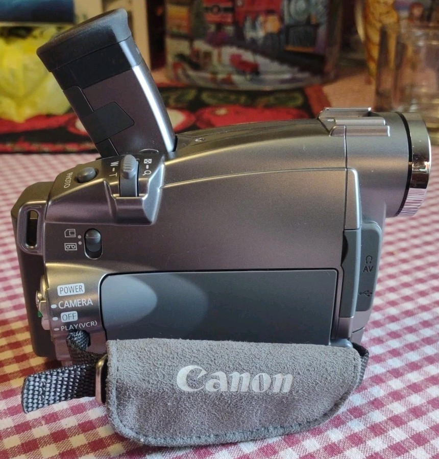 Canon NTSC ZR85 Digital Video Camcorder with 2 Batteries & Power Cord ...