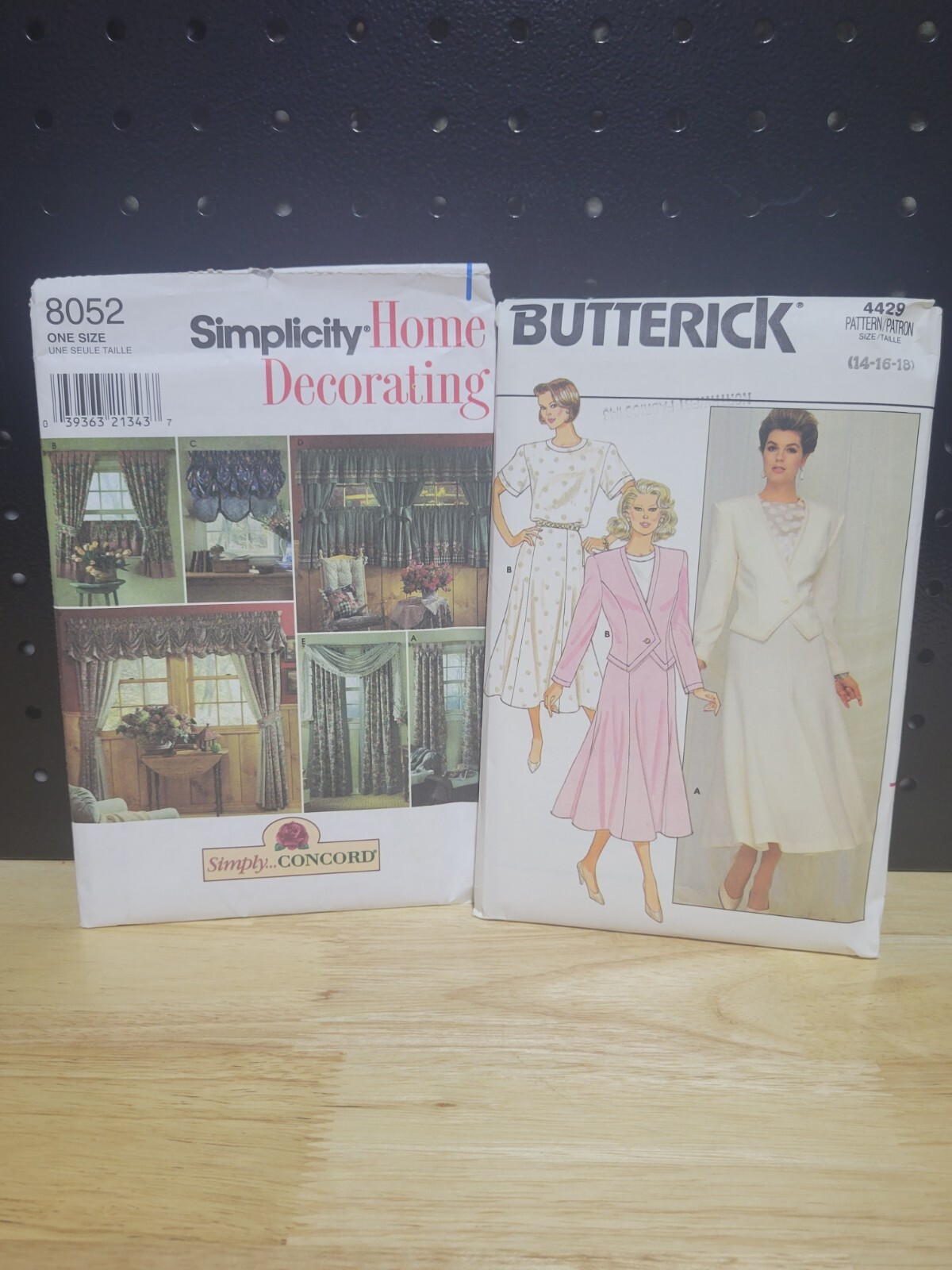 Lot of 40 Plus Sewing Patterns Vogue, Butterrick, Simplicity, McCall's ...