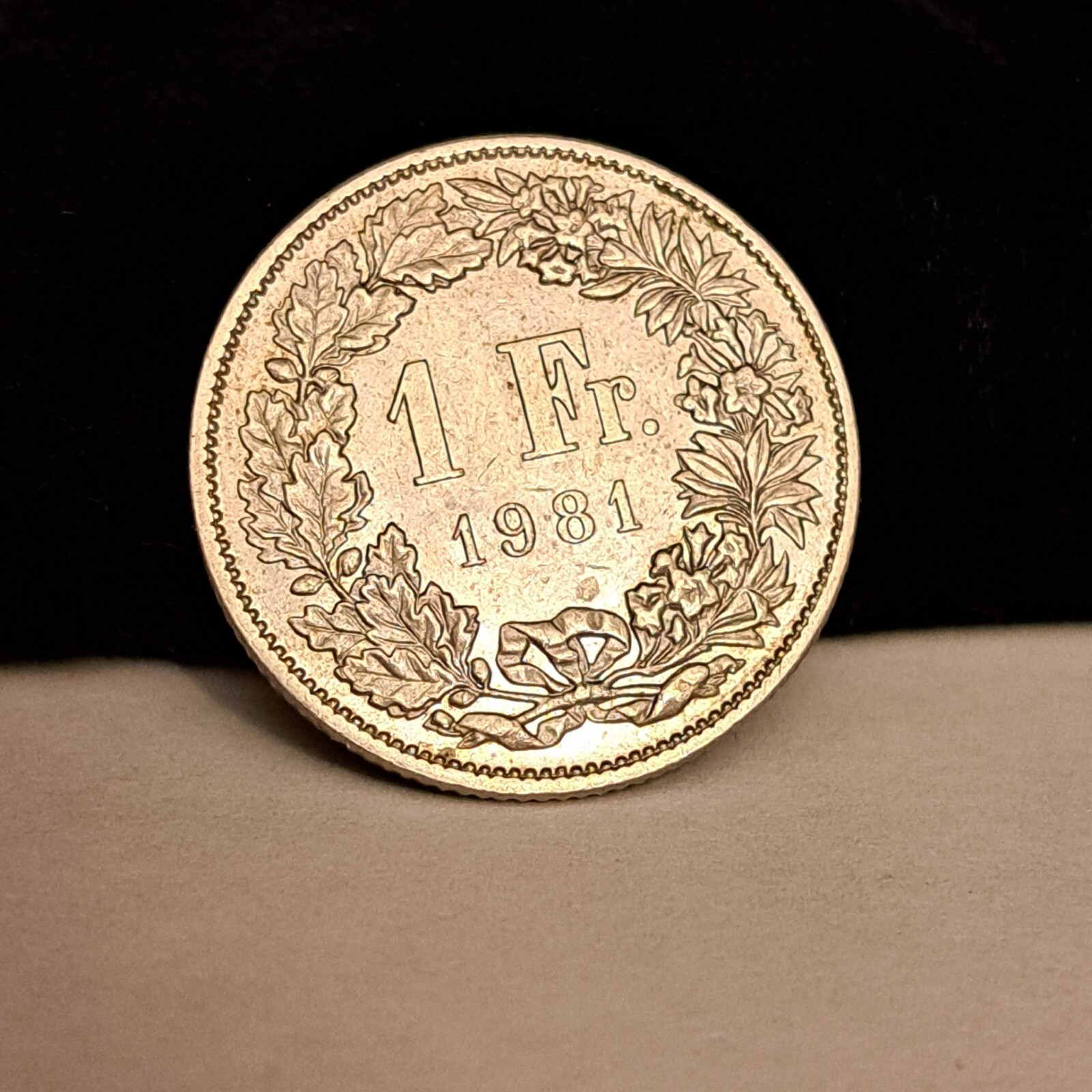 Switzerland 1 Franc Coin International Money Helvetia 1981 | eBay