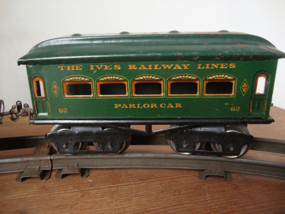 Ives Tinplate Train 8 Wheel Cars 60 & 62 + 10 Piece 2 Rail Oval Banked ...