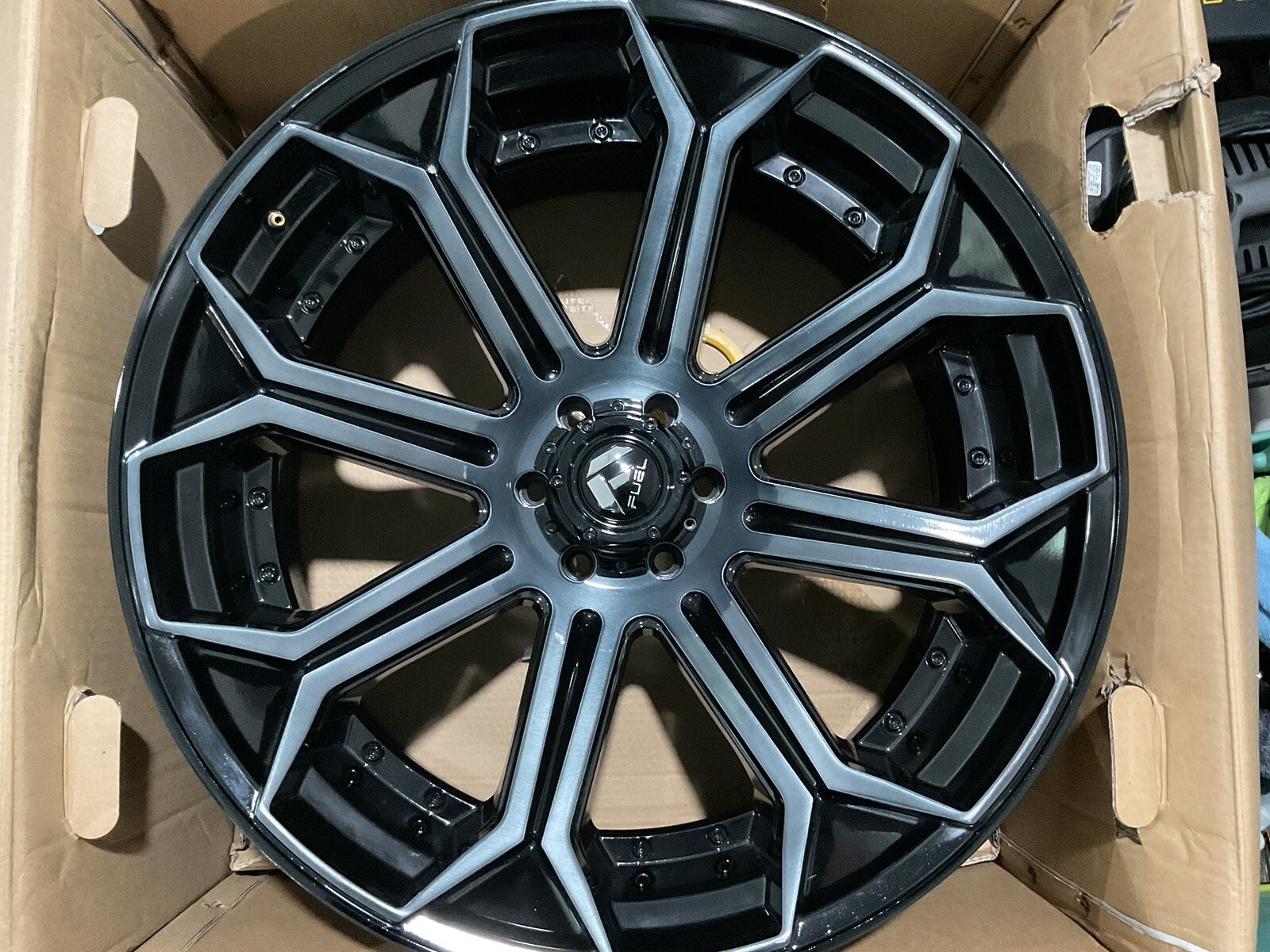 Fuel Siege 24x12 Wheels 6x139.7 -44 Offset 6 Bolt Aluminum | D70424208447