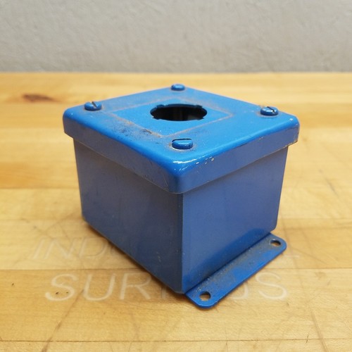 Saginaw Control SCE-1PB Pushbutton Enclosure, 3.50" H x 3.25" W x 2.75 ...