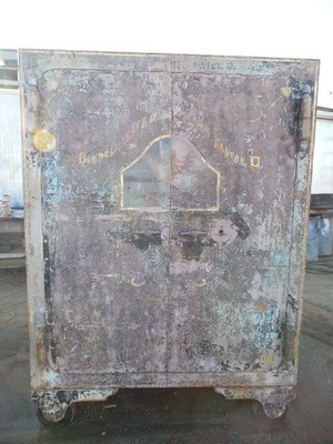 Safes & Still Banks - Diebold Antique Safe