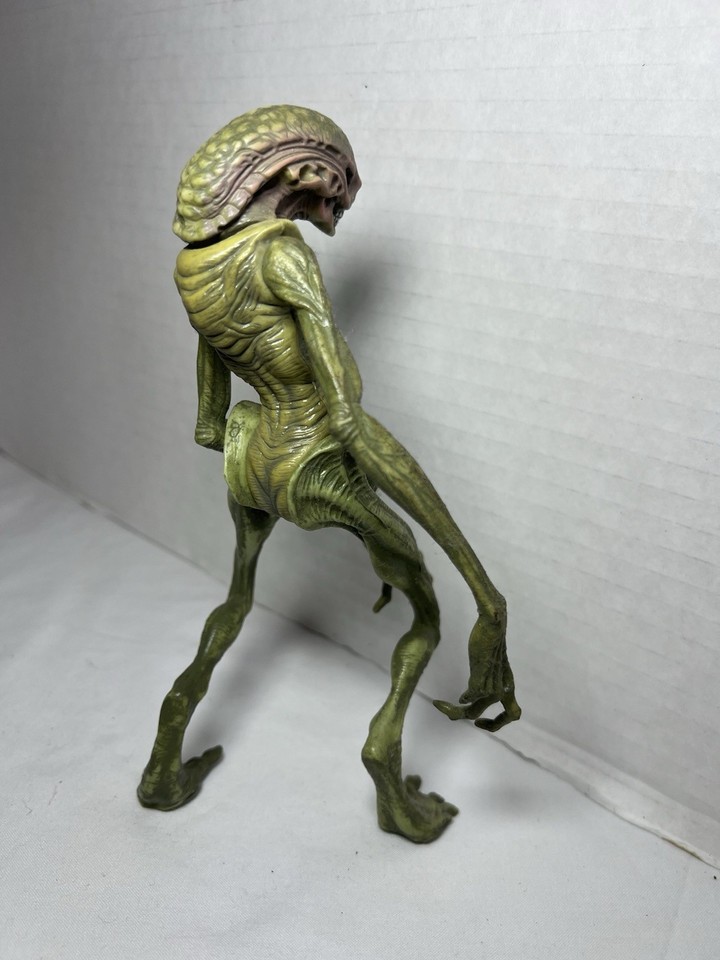 ALIEN RESURRECTION NEWBORN ALIEN 1997 Hasbro Action Figure | eBay