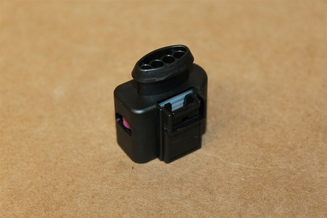 4 Pin Connector Housing Plug Genuine Audi Part 8K0973704 for sale ...