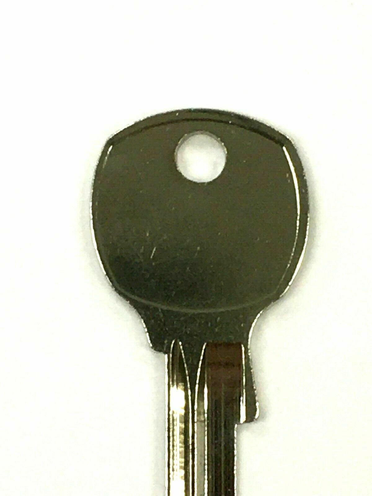 1 Clopay Garage Door Locks Key Blank NA14 1069L Keys Blanks | eBay