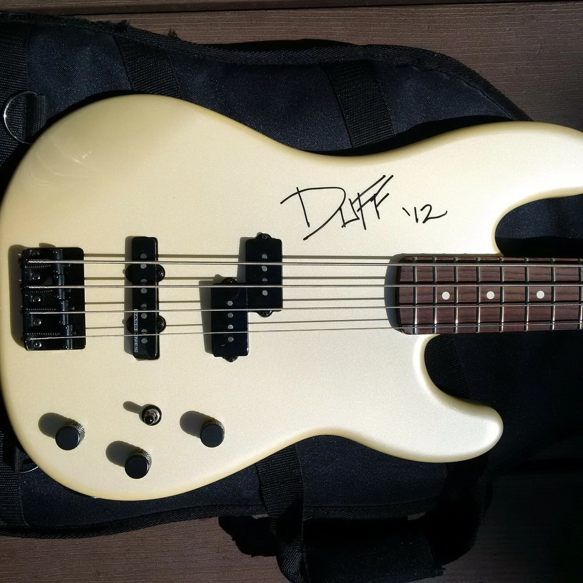 Duff Mckagan Bass