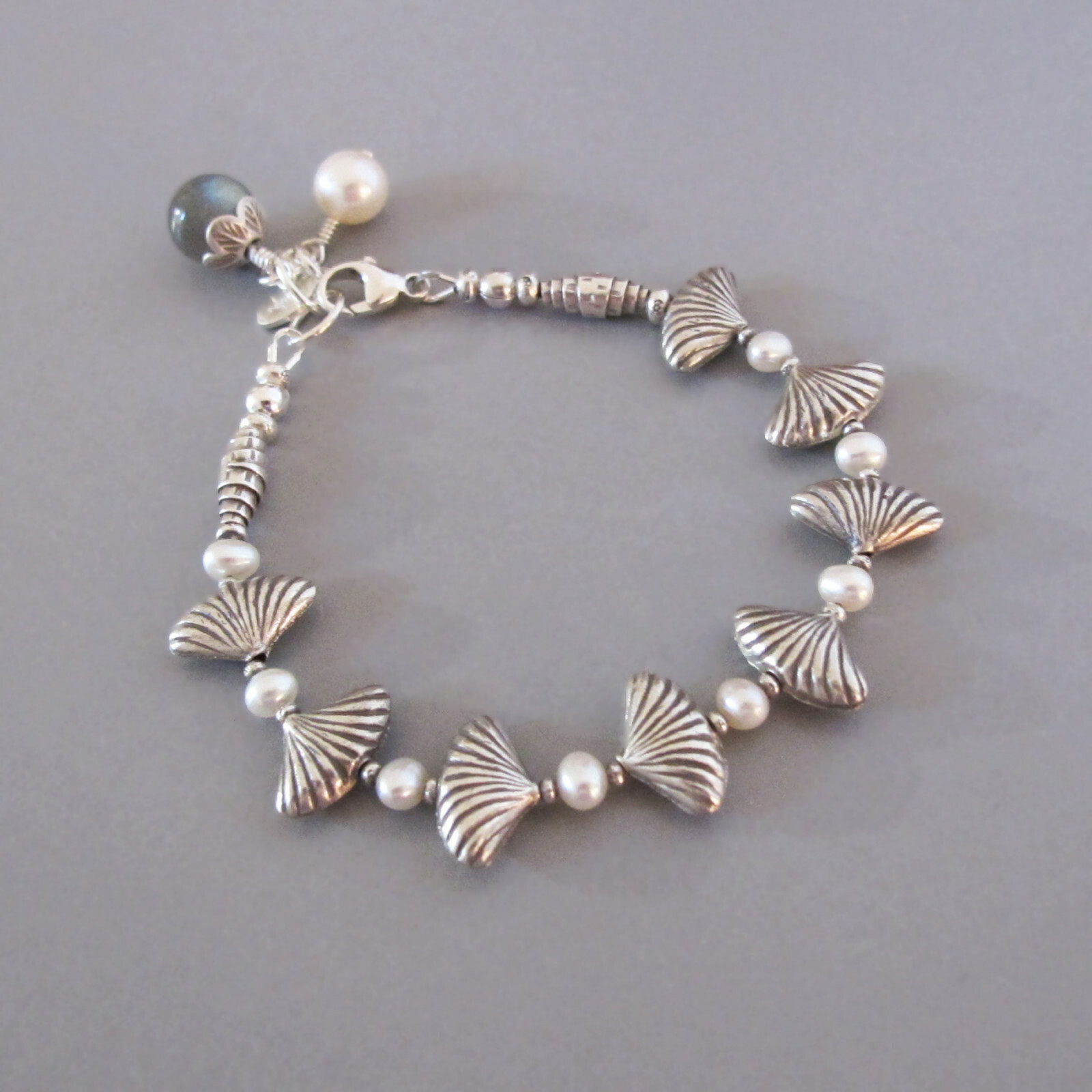 djs Sundance Sterling Silver Shell Handmade Bead White Pearl Bracelet ...