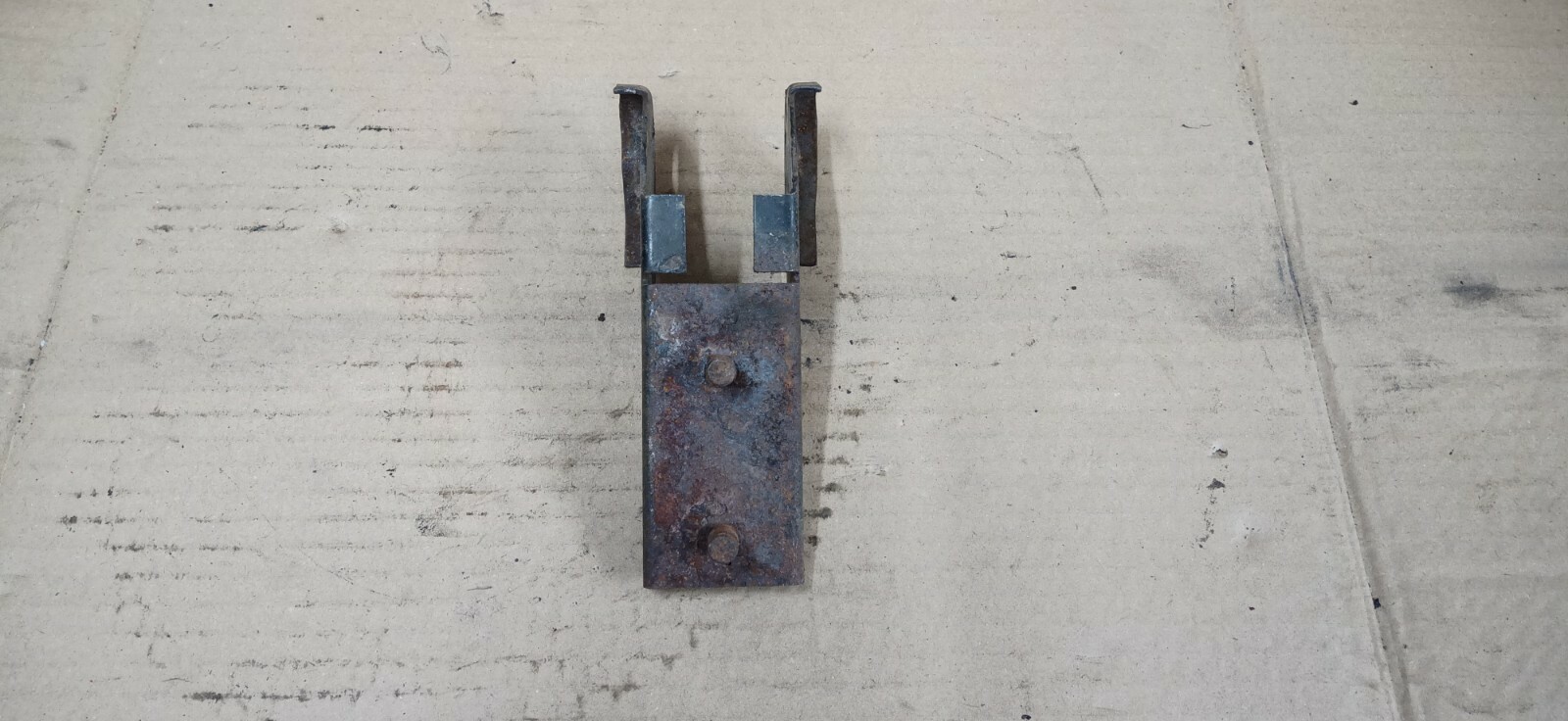 MGB Steering Column Lower Mounting Bracket BHH516 1972-1974 for sale ...