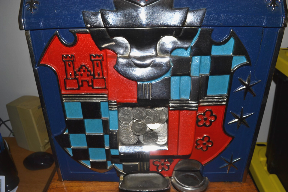 Mills 25c Castle Front Slot Machine circa 1940's w/Stand---Grrreat ...