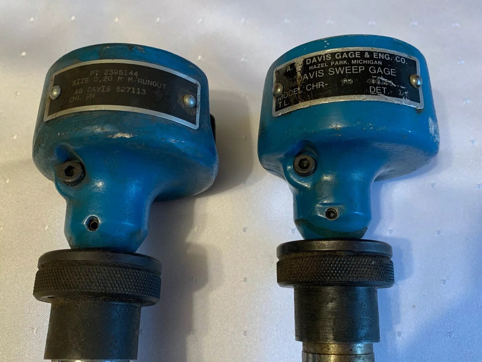 2 Vtg AG DAVIS Federal Gauge RUNOUT SWEEP DIAL GAUGE THREADED BIG ...