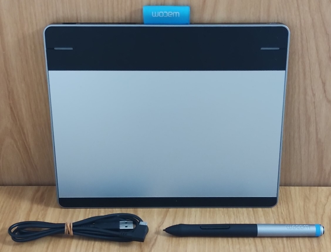 Wacom CTL-480 Intuos Small Creative Pen Tablet 3 piece set Excellent ...