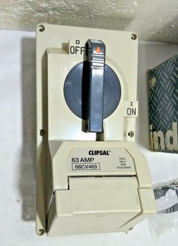 Clipsal 66CV463 Combination Switched Socket Outlet 4 Round Pins 3 PHase ...