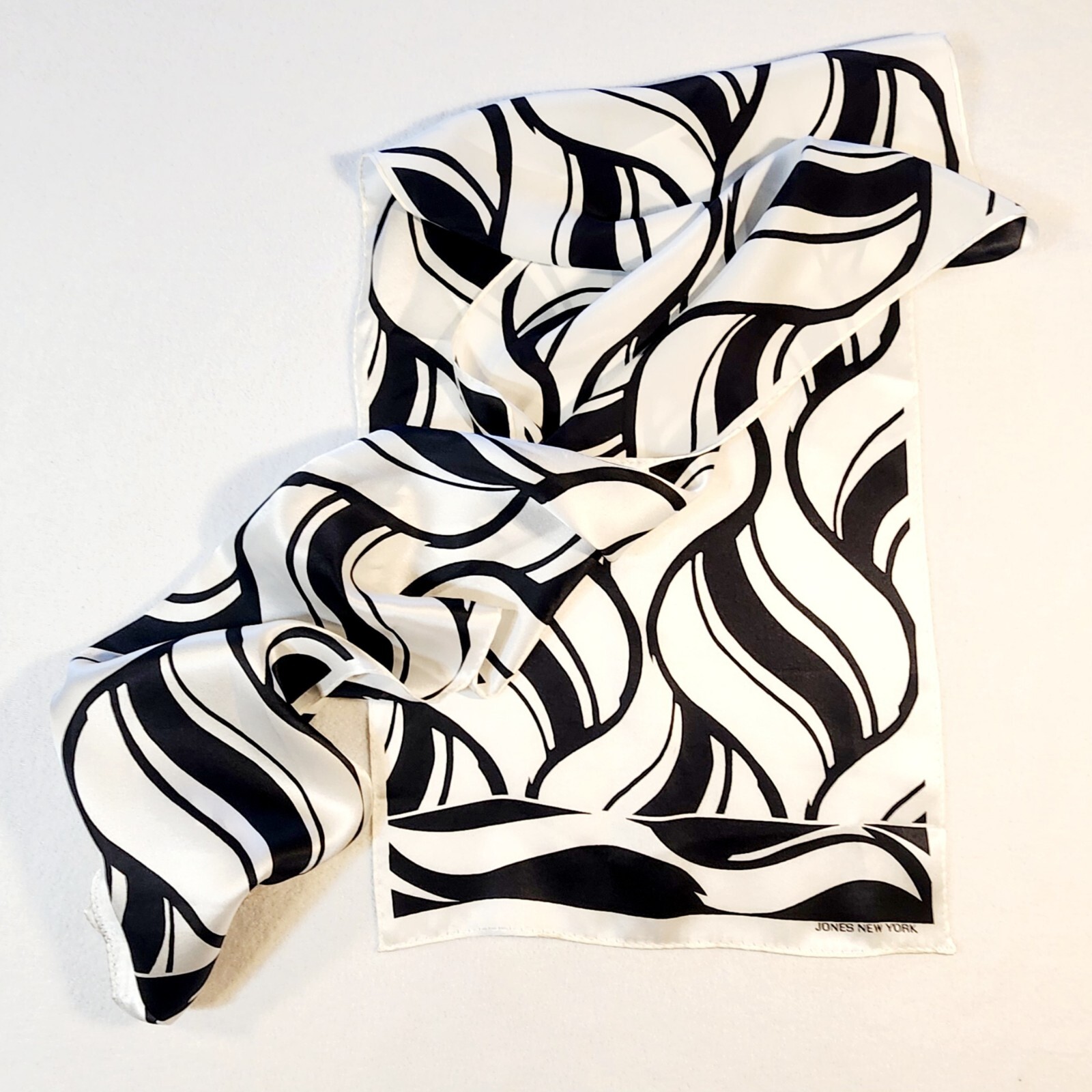 Vintage Jones New York Black and White Oblong Silk Sc… - Gem