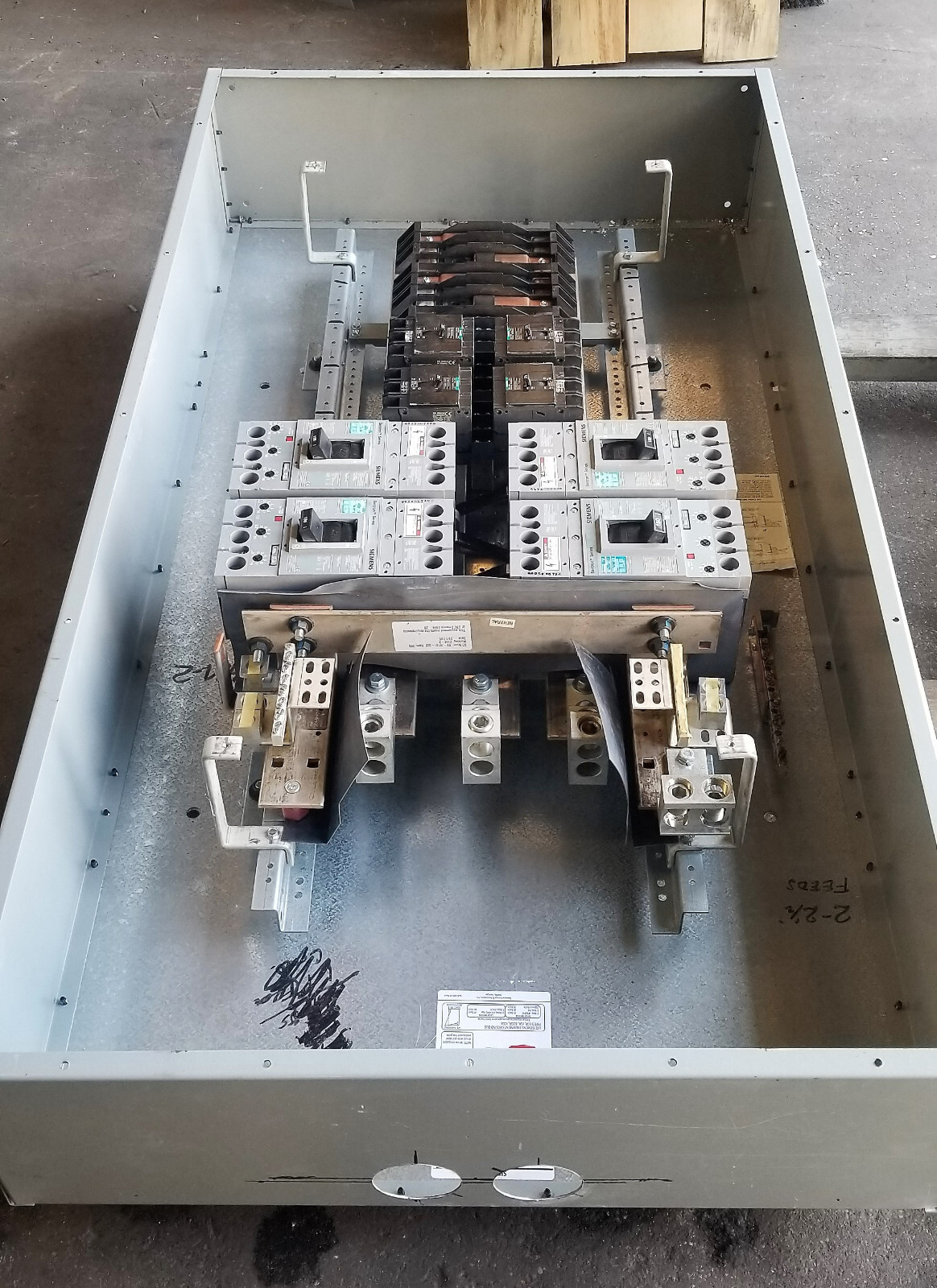 Siemens 400A 400 Amp 480Y/277V 3Ph 4W Main Lug 42 Circuit Load Center ...