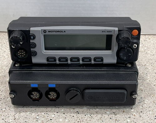 Motorola XTL5000 UHF Mobile Dash Mount Radio M20QSS9PW1AN Brick and ...