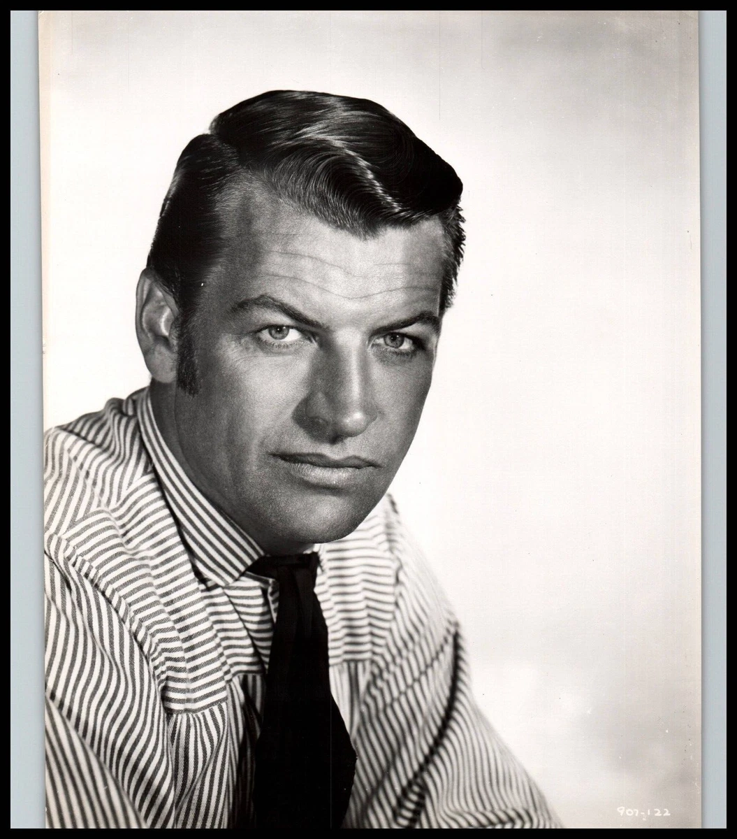Actor Richard Egan