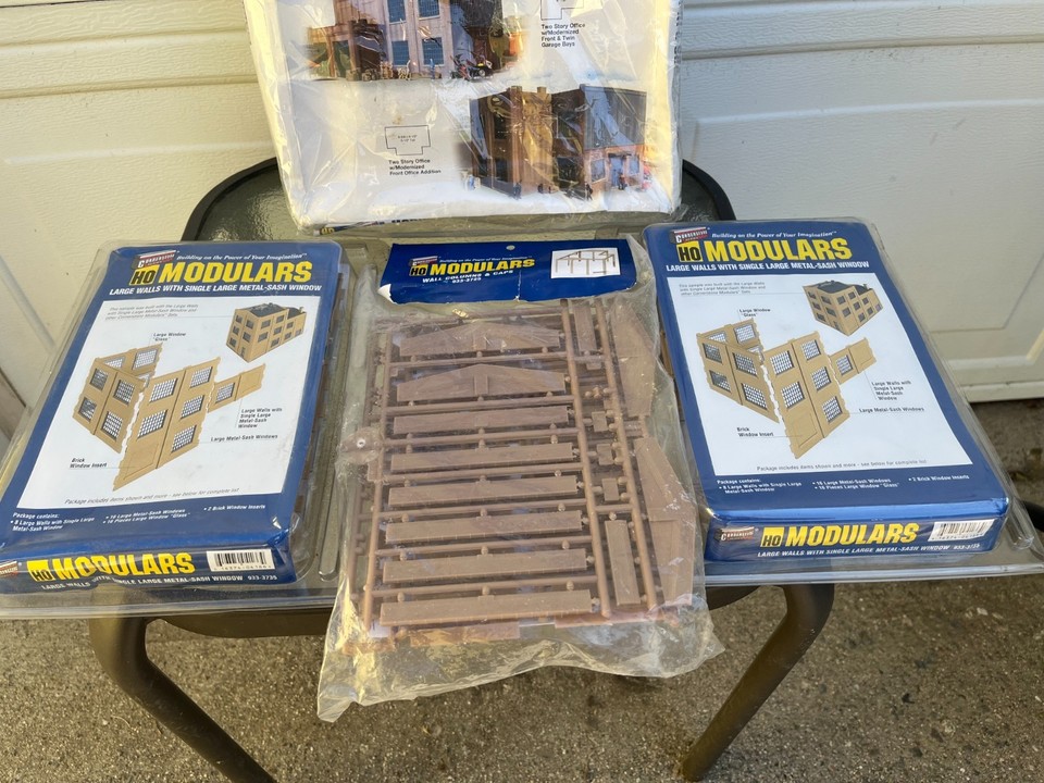 WALTHERS HO CORNERSTONE MODULAR 3-IN-1 #2 BUILDING & EXTRA WALL ...