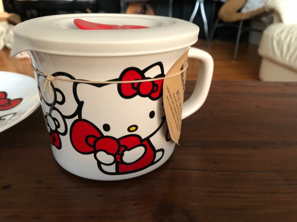 Corelle Hello Kitty dinnerware set, Pyrex Measuring Cup, Containers ...