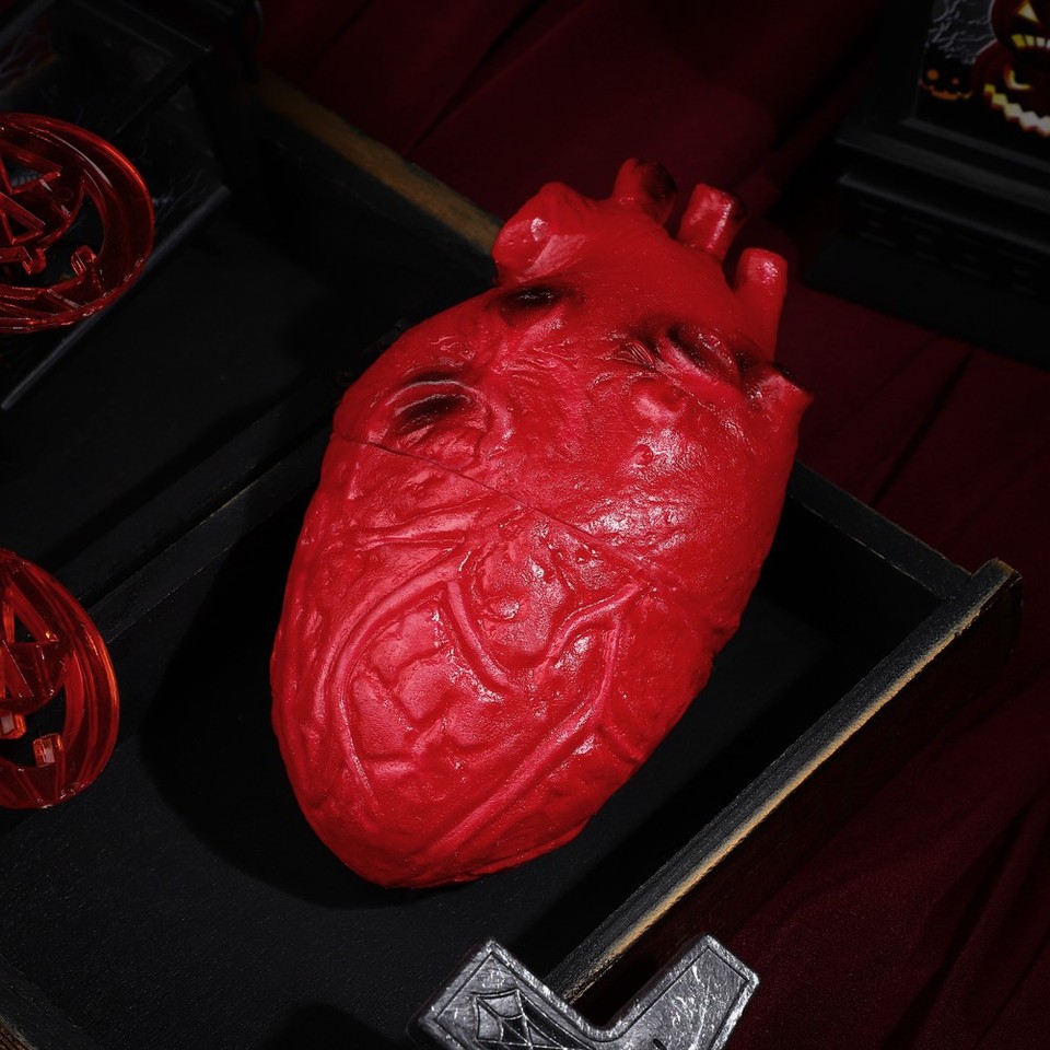 1PC Fake Heart Prop Fake Body Parts Bloody Heart Halloween Realistic ...