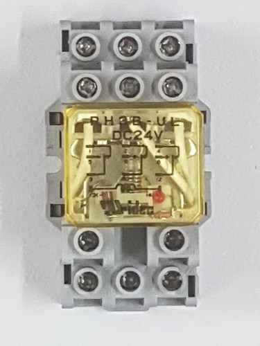 Idec RH3B-UL DC24V Relais mit Sockel Idec SH3B-05C | eBay.de