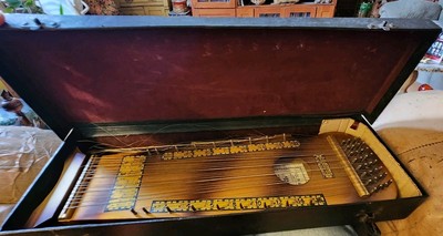 VINTAGE MARXOCHIME COLONY VIOLIN UKE W/BOW IN BOX, VINTAGE MUSIC SHEETS ...