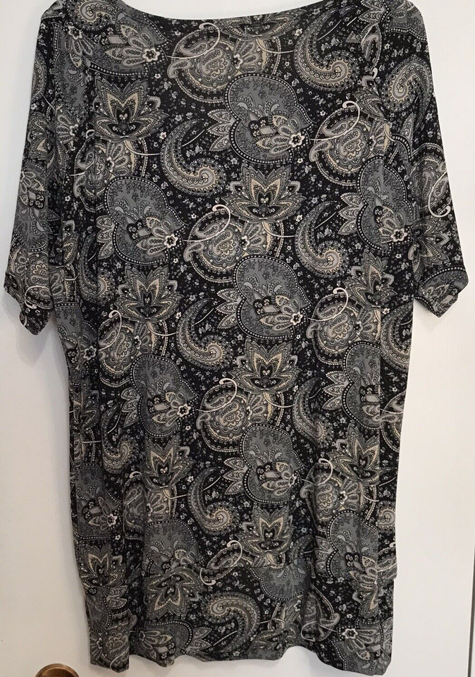 Siren Lily Plus Women's size 2X Black & Gray Paisley Stretch Top sequin ...