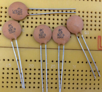 330pF 100V ±2% U2J Ceramic Single Layer Leaded Capacitors Vishay D ...