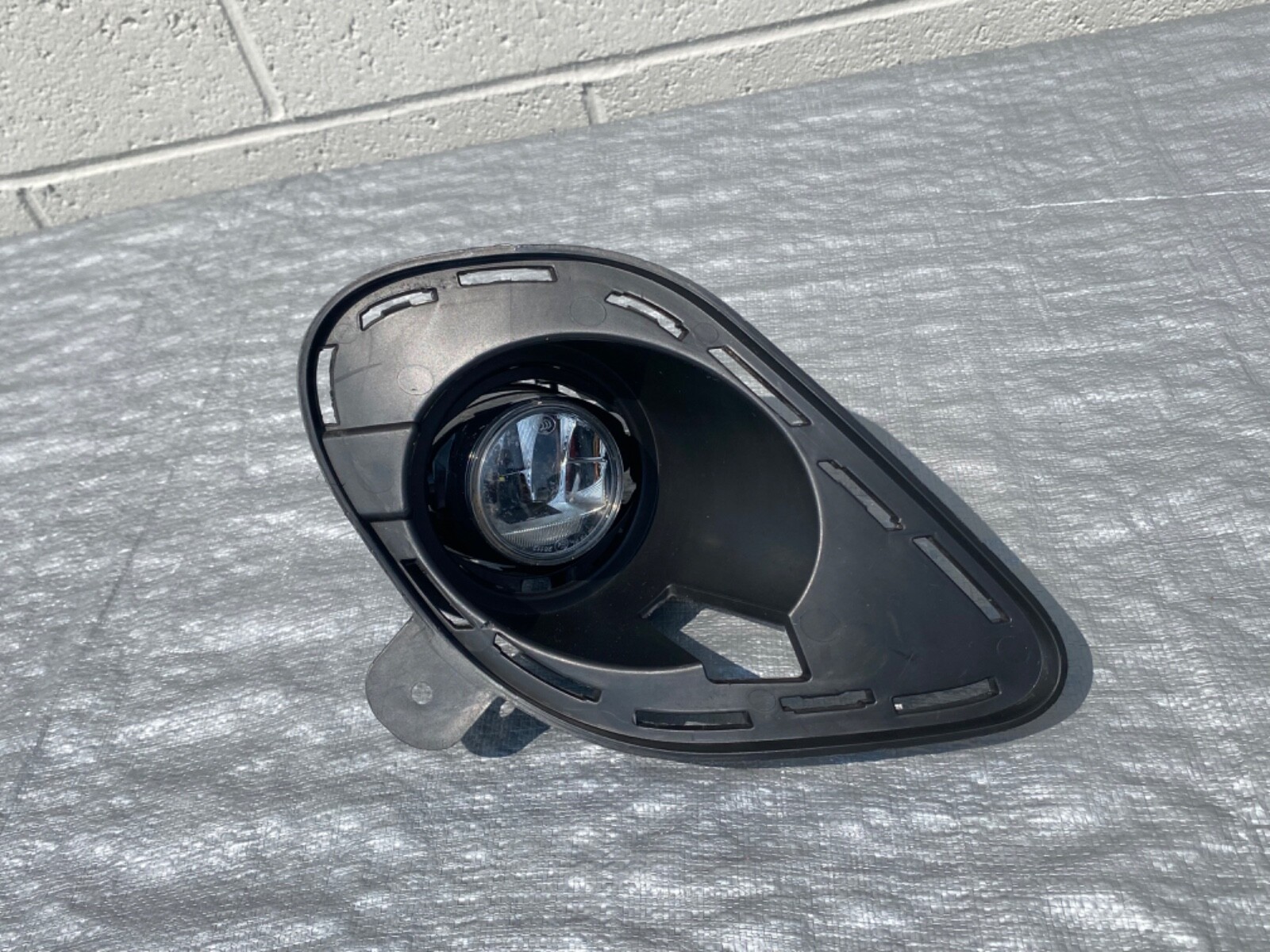 2015 - 2020 Dodge Charger SRT Hellcat Driver side Fog light 9403755 | eBay
