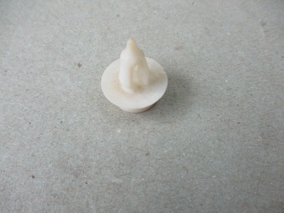 MoPar Door Trim Clips - NOS - '80's-'00's - P/N 6504014 | eBay