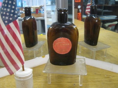 ~MINT~ 1880'S~ROOT BEER COLOR~1/2 PINT~STRAP SIDE~JAMAICA GINGER ...