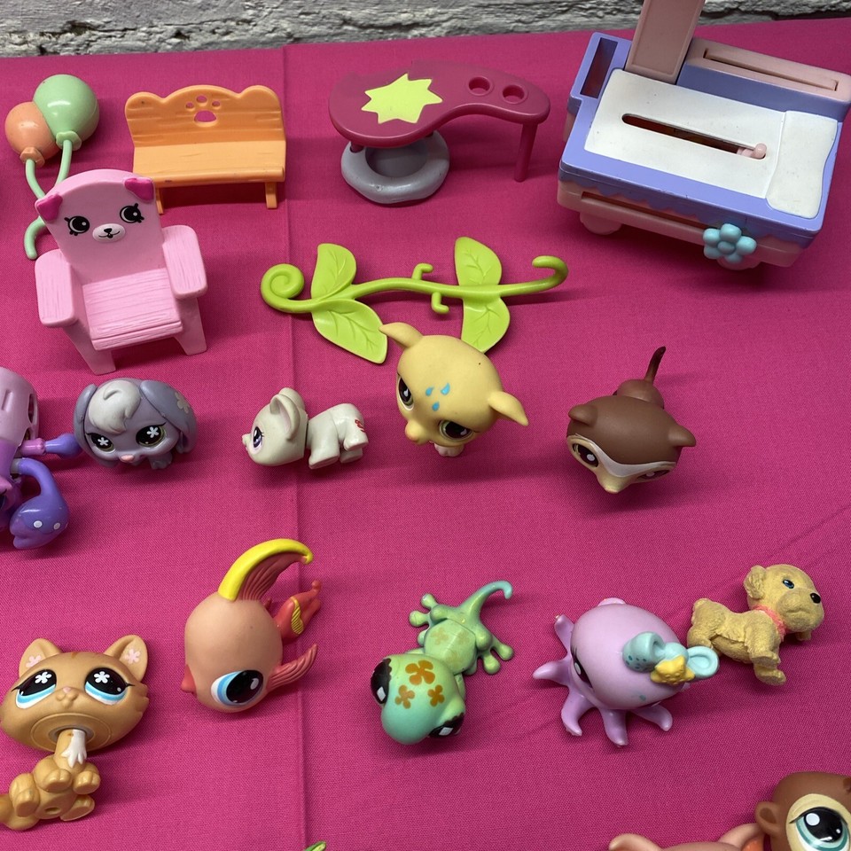 Lot of 30 Littlest Pet Shop LPS Furniture Accessories Bundle | eBay